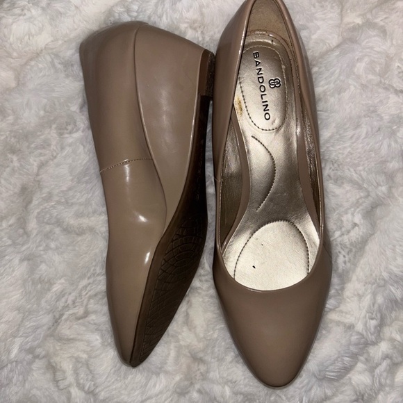 Bandolino | Shoes | Bandolino Tan Wedges Sleek Design | Poshmark